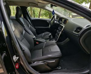 Black Volvo V40 2014 in Alytus, with an engine capacity of 1.56 L and mileage of 259 thousand km for 6499 €, photo 32 on AUTOMOTO.COM.LV