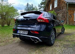 Black Volvo V40 2014 in Cesis, with an engine capacity of 2.00 L and mileage of 297 thousand km for 8250 €, photo 6 on AUTOMOTO.COM.LV