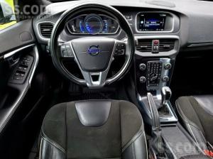 Black Volvo V40 2014 in Cesis, with an engine capacity of 2.00 L and mileage of 297 thousand km for 8250 €, photo 11 on AUTOMOTO.COM.LV
