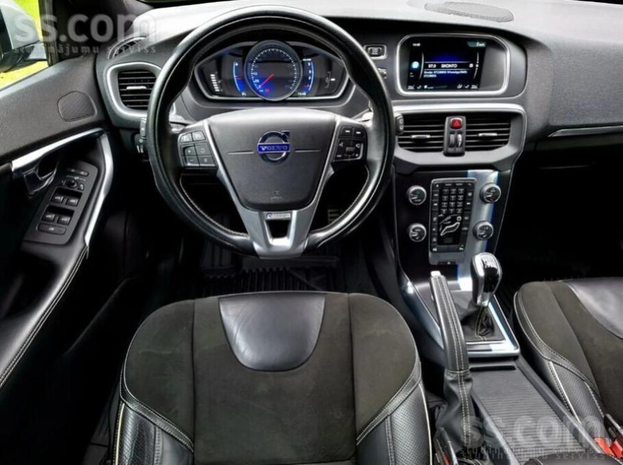 Black Volvo V40 2014 in Cesis, with an engine capacity of 2.00 L and mileage of 297 thousand km for 8250 €, photo 11 on AUTOMOTO.COM.LV