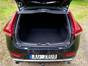 Black Volvo V40 2014 in Cesis, with an engine capacity of 2.00 L and mileage of 297 thousand km for 8250 €, photo 15 on AUTOMOTO.COM.LV