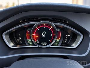 Melns Volvo V40 2014 Rīga, ar dzinēja tilpumu 2.00 L un nobraukumu 175 tūkst. km par 5500 €, foto 8 vietnē AUTOMOTO.COM.LV