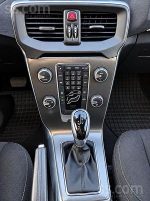 Melns Volvo V40 2014 Rīga, ar dzinēja tilpumu 2.00 L un nobraukumu 175 tūkst. km par 5500 €, foto 11 vietnē AUTOMOTO.COM.LV