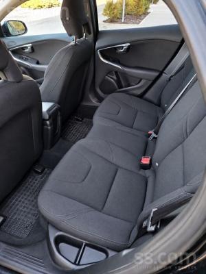 Melns Volvo V40 2014 Rīga, ar dzinēja tilpumu 2.00 L un nobraukumu 175 tūkst. km par 5500 €, foto 15 vietnē AUTOMOTO.COM.LV