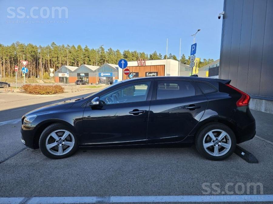 Melns Volvo V40 2014 Rīga, ar dzinēja tilpumu 2.00 L un nobraukumu 175 tūkst. km par 5500 €, foto 20 vietnē AUTOMOTO.COM.LV