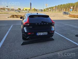 Melns Volvo V40 2014 Rīga, ar dzinēja tilpumu 2.00 L un nobraukumu 175 tūkst. km par 5500 €, foto 22 vietnē AUTOMOTO.COM.LV
