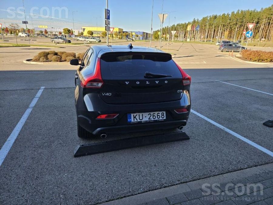 Melns Volvo V40 2014 Rīga, ar dzinēja tilpumu 2.00 L un nobraukumu 175 tūkst. km par 5500 €, foto 22 vietnē AUTOMOTO.COM.LV