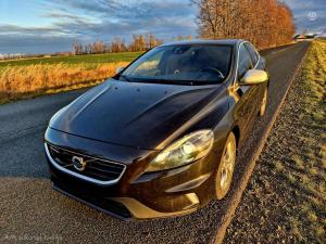 Black Volvo V40 2015 in Joniskis, with an engine capacity of 1.97 L and mileage of 292 thousand km for 6800 €, photo  on AUTOMOTO.COM.LV