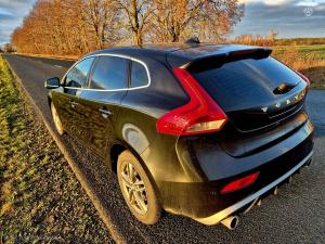 Black Volvo V40 2015 in Joniskis, with an engine capacity of 1.97 L and mileage of 292 thousand km for 6800 €, photo 5 on AUTOMOTO.COM.LV
