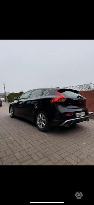 Black Volvo V40 2015 in Alytus, with an engine capacity of 1.97 L and mileage of 278 thousand km for 6400 €, photo 3 on AUTOMOTO.COM.LV