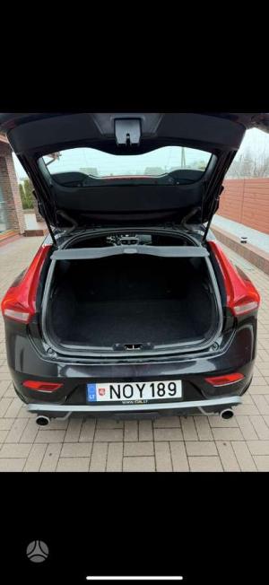 Black Volvo V40 2015 in Alytus, with an engine capacity of 1.97 L and mileage of 278 thousand km for 6400 €, photo 5 on AUTOMOTO.COM.LV