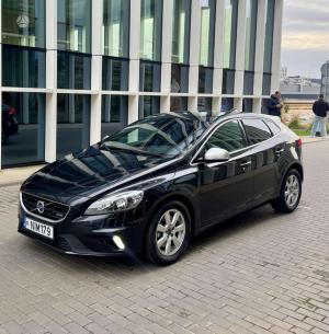 Melns Volvo V40 2015 Kaišiadorys, ar dzinēja tilpumu 2.00 L un nobraukumu 284 tūkst. km par 5650 €, foto  vietnē AUTOMOTO.COM.LV