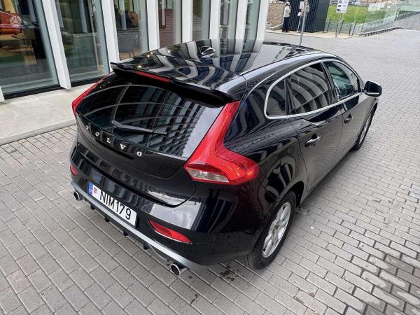 Melns Volvo V40 2015 Kaišiadorys, ar dzinēja tilpumu 2.00 L un nobraukumu 284 tūkst. km par 5650 €, foto 7 vietnē AUTOMOTO.COM.LV