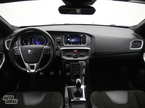 Melns Volvo V40 2015 Viļņa, ar dzinēja tilpumu 2.00 L un nobraukumu 202 tūkst. km par 8699 €, foto 2 vietnē AUTOMOTO.COM.LV
