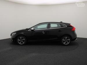 Melns Volvo V40 2015 Viļņa, ar dzinēja tilpumu 2.00 L un nobraukumu 202 tūkst. km par 8699 €, foto 6 vietnē AUTOMOTO.COM.LV