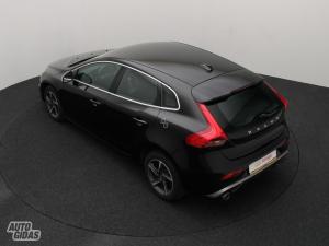 Melns Volvo V40 2015 Viļņa, ar dzinēja tilpumu 2.00 L un nobraukumu 202 tūkst. km par 8699 €, foto 12 vietnē AUTOMOTO.COM.LV