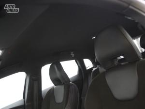 Melns Volvo V40 2015 Viļņa, ar dzinēja tilpumu 2.00 L un nobraukumu 202 tūkst. km par 8699 €, foto 32 vietnē AUTOMOTO.COM.LV