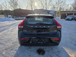 Black Volvo V40 2015 in Telschi, with an engine capacity of 1.97 L and mileage of 282 thousand km for 6350 €, photo 6 on AUTOMOTO.COM.LV