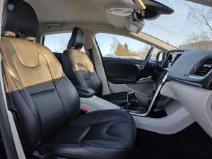 Black Volvo V40 2015 in Telschi, with an engine capacity of 1.97 L and mileage of 282 thousand km for 6350 €, photo 18 on AUTOMOTO.COM.LV