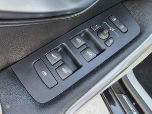 Black Volvo V40 2015 in Telschi, with an engine capacity of 1.97 L and mileage of 282 thousand km for 6350 €, photo 22 on AUTOMOTO.COM.LV