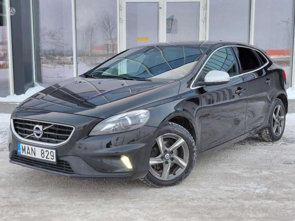 Melns Volvo V40 2015 Viļņa, ar dzinēja tilpumu 1.97 L un nobraukumu 349 tūkst. km par 6200 €, foto 3 vietnē AUTOMOTO.COM.LV