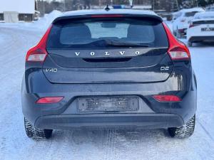 Melns Volvo V40 2015 Viļņa, ar dzinēja tilpumu 1.56 L un nobraukumu 211 tūkst. km par 9650 €, foto 4 vietnē AUTOMOTO.COM.LV