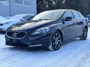 Black Volvo V40 2015 in Vilnius, with an engine capacity of 1.60 L and mileage of 211 thousand km for 9650 €, photo 9 on AUTOMOTO.COM.LV