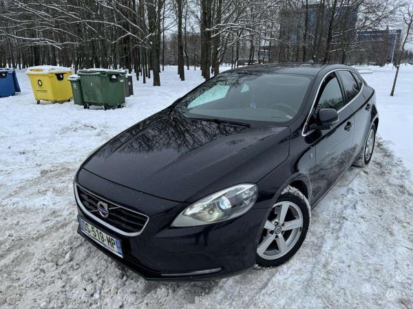 Melns Volvo V40 2015 Kauņa, ar dzinēja tilpumu 1.60 L un nobraukumu 227 tūkst. km par 7190 €, foto 1 vietnē AUTOMOTO.COM.LV