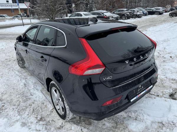 Melns Volvo V40 2015 Kauņa, ar dzinēja tilpumu 1.60 L un nobraukumu 227 tūkst. km par 7190 €, foto 5 vietnē AUTOMOTO.COM.LV