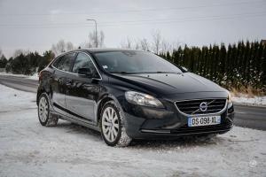 Melns Volvo V40 2015 Elektrėnai, ar dzinēja tilpumu 1.98 L un nobraukumu 250 tūkst. km par 7350 €, foto  vietnē AUTOMOTO.COM.LV