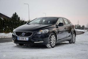 Black Volvo V40 2015 in Elektrenai, with an engine capacity of 1.98 L and mileage of 250 thousand km for 7350 €, photo 7 on AUTOMOTO.COM.LV