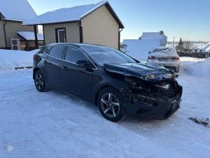 Melns Volvo V40 2015 Raseiniai, ar dzinēja tilpumu 1.97 L un nobraukumu 248 tūkst. km par 2500 €, foto 4 vietnē AUTOMOTO.COM.LV