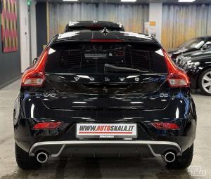 Black Volvo V40 2015 in Klaipeda, with an engine capacity of 2.00 L and mileage of 255 thousand km for 7950 €, photo 3 on AUTOMOTO.COM.LV
