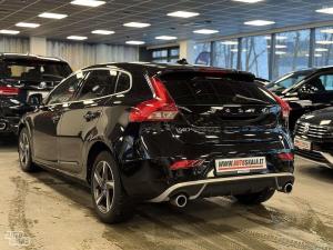 Black Volvo V40 2015 in Klaipeda, with an engine capacity of 2.00 L and mileage of 255 thousand km for 7950 €, photo 11 on AUTOMOTO.COM.LV