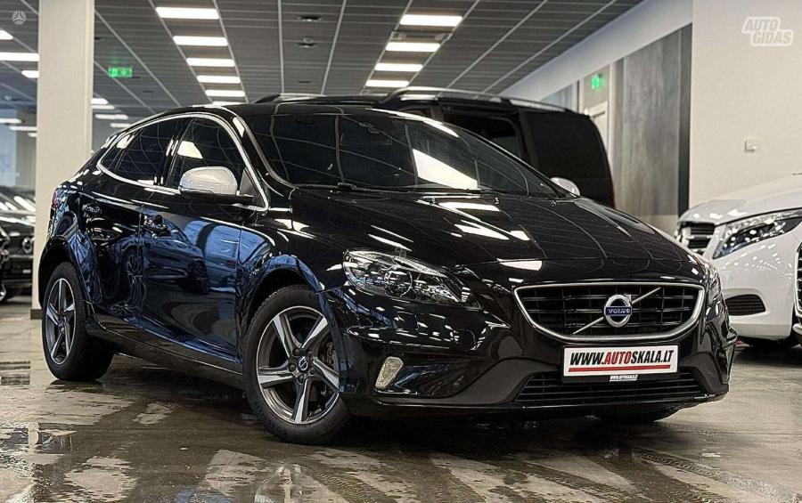 Black Volvo V40 2015 in Klaipeda, with an engine capacity of 2.00 L and mileage of 255 thousand km for 7950 €, photo 17 on AUTOMOTO.COM.LV