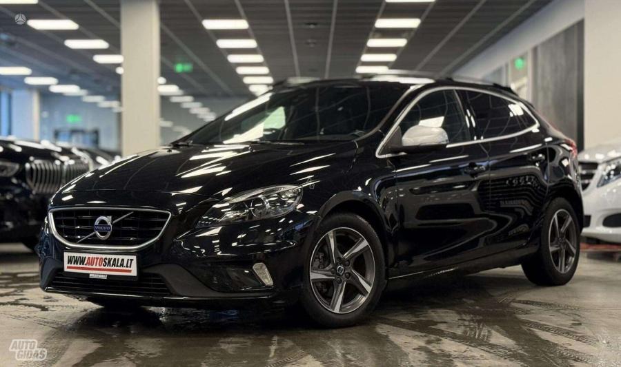 Black Volvo V40 2015 in Klaipeda, with an engine capacity of 2.00 L and mileage of 255 thousand km for 7950 €, photo 19 on AUTOMOTO.COM.LV