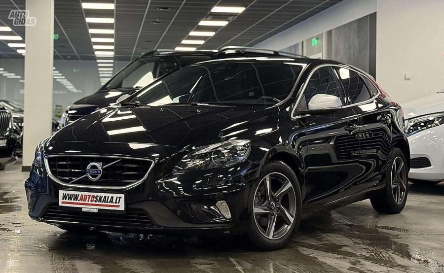 Black Volvo V40 2015 in Klaipeda, with an engine capacity of 2.00 L and mileage of 255 thousand km for 7950 €, photo 20 on AUTOMOTO.COM.LV