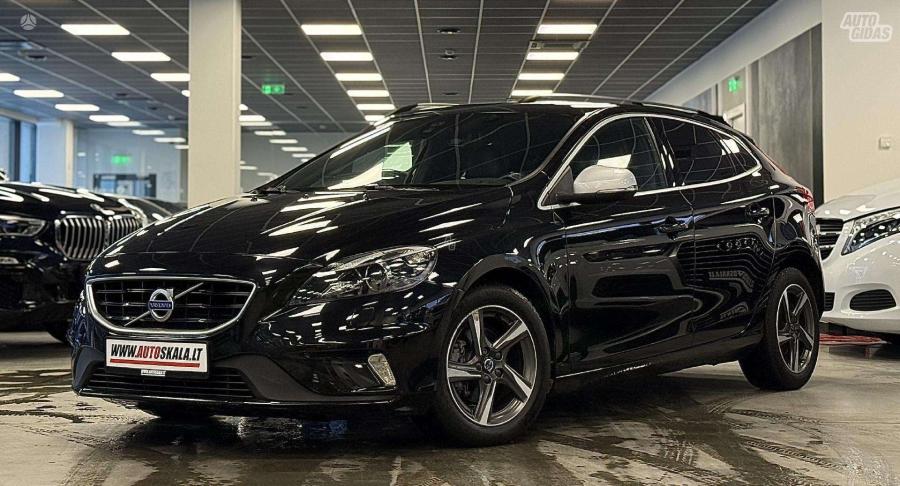 Black Volvo V40 2015 in Klaipeda, with an engine capacity of 2.00 L and mileage of 255 thousand km for 7950 €, photo 33 on AUTOMOTO.COM.LV
