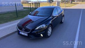 Black Volvo V40 2015 in Riga, with an engine capacity of 2.00 L and mileage of 252 thousand km for 6900 €, photo 3 on AUTOMOTO.COM.LV