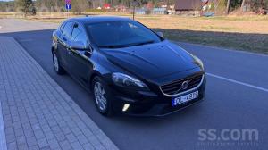 Black Volvo V40 2015 in Riga, with an engine capacity of 2.00 L and mileage of 252 thousand km for 6900 €, photo 8 on AUTOMOTO.COM.LV