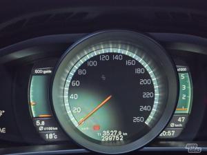 Черный Вольво В40 2015 в Вильнюс, объемом двигателя 2.00 л и пробегом 300 тыс. км за 6600 €, фото 8 на AUTOMOTO.COM.LV