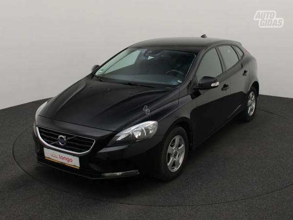 Melns Volvo V40 2015 Viļņa, ar dzinēja tilpumu 1.60 L un nobraukumu 141 tūkst. km par 9199 €, foto 1 vietnē AUTOMOTO.COM.LV