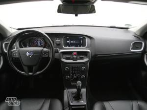 Melns Volvo V40 2015 Viļņa, ar dzinēja tilpumu 1.60 L un nobraukumu 141 tūkst. km par 9199 €, foto 3 vietnē AUTOMOTO.COM.LV