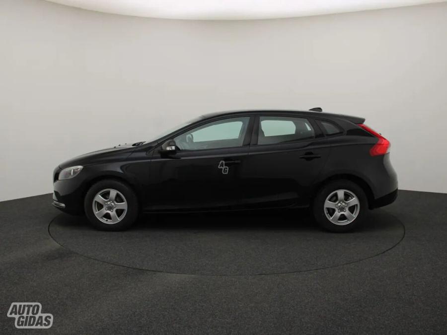 Melns Volvo V40 2015 Viļņa, ar dzinēja tilpumu 1.60 L un nobraukumu 141 tūkst. km par 9199 €, foto 7 vietnē AUTOMOTO.COM.LV