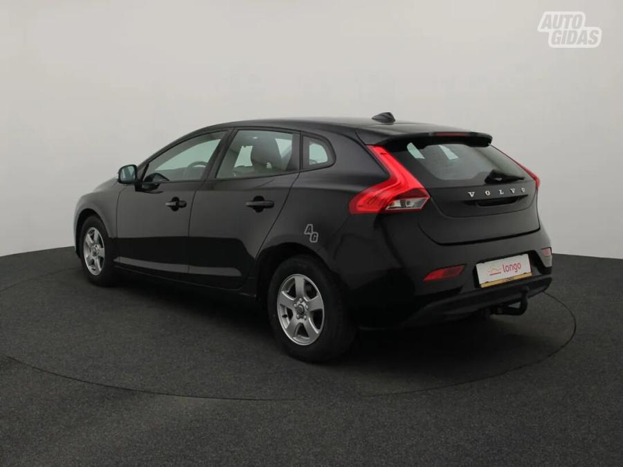 Melns Volvo V40 2015 Viļņa, ar dzinēja tilpumu 1.60 L un nobraukumu 141 tūkst. km par 9199 €, foto 8 vietnē AUTOMOTO.COM.LV