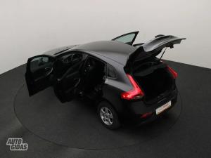 Melns Volvo V40 2015 Viļņa, ar dzinēja tilpumu 1.60 L un nobraukumu 141 tūkst. km par 9199 €, foto 14 vietnē AUTOMOTO.COM.LV