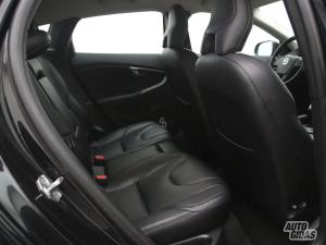 Melns Volvo V40 2015 Viļņa, ar dzinēja tilpumu 1.60 L un nobraukumu 141 tūkst. km par 9199 €, foto 16 vietnē AUTOMOTO.COM.LV