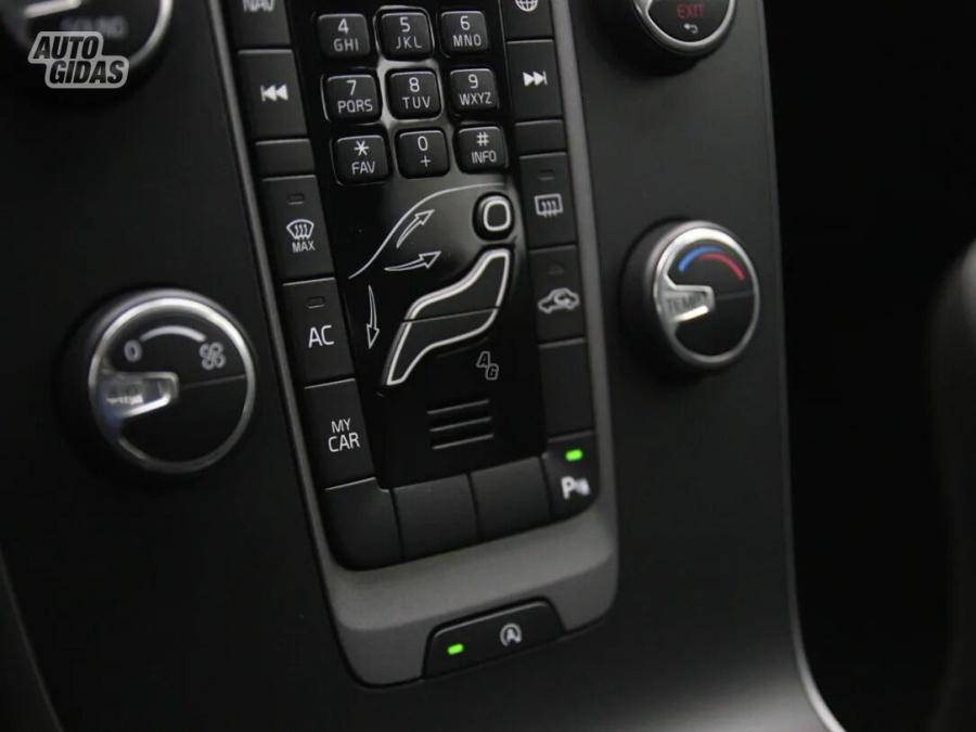Melns Volvo V40 2015 Viļņa, ar dzinēja tilpumu 1.60 L un nobraukumu 141 tūkst. km par 9199 €, foto 21 vietnē AUTOMOTO.COM.LV
