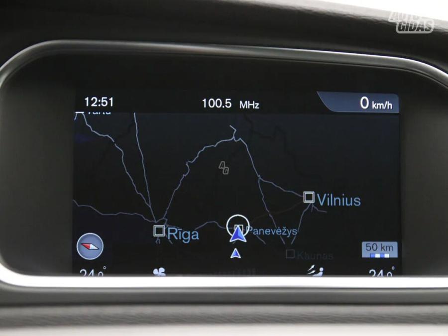 Melns Volvo V40 2015 Viļņa, ar dzinēja tilpumu 1.60 L un nobraukumu 141 tūkst. km par 9199 €, foto 25 vietnē AUTOMOTO.COM.LV