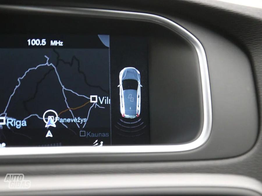 Melns Volvo V40 2015 Viļņa, ar dzinēja tilpumu 1.60 L un nobraukumu 141 tūkst. km par 9199 €, foto 26 vietnē AUTOMOTO.COM.LV